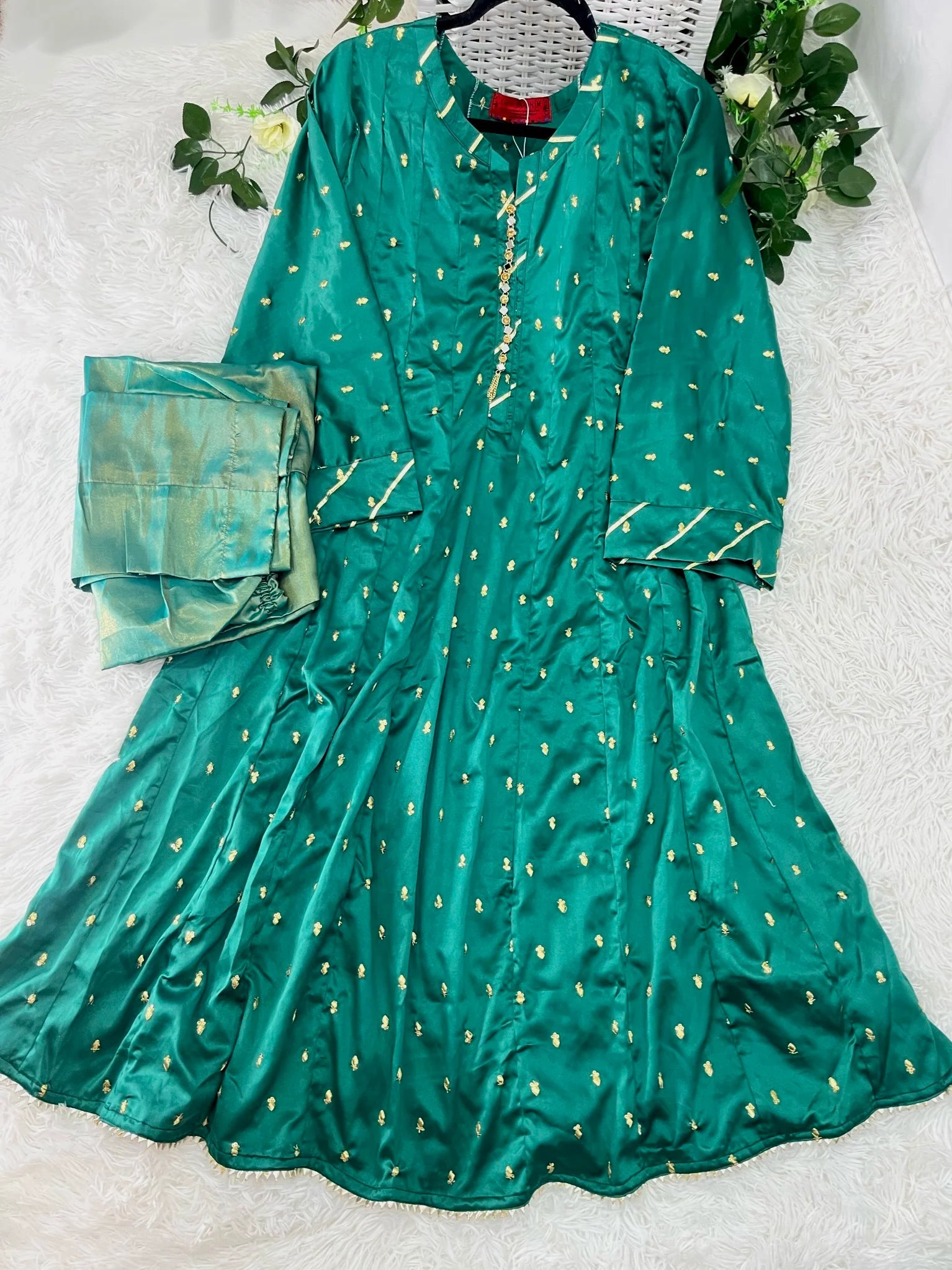 Maxis and Long Dresses – Maryam Qasim Boutique