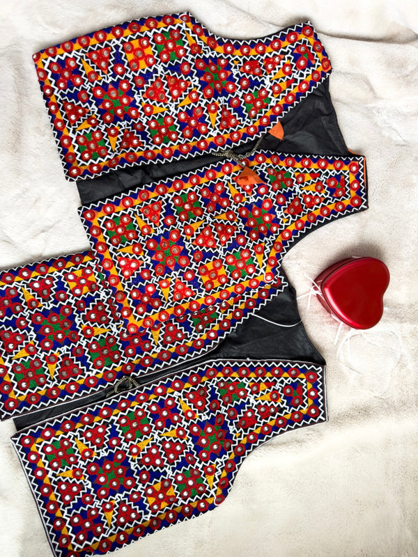 Afghani Traditional Wear – Maryam Qasim Boutique